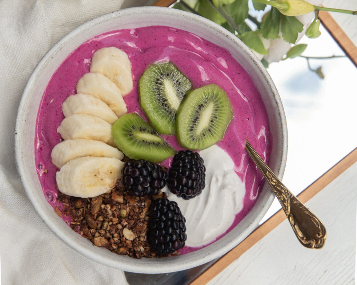 Dragonfruit Smoothie Bowl⁣ - Emily Grace Food