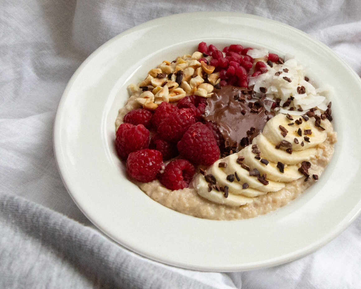 Hazelnut Berry Oats - Emily Grace Food