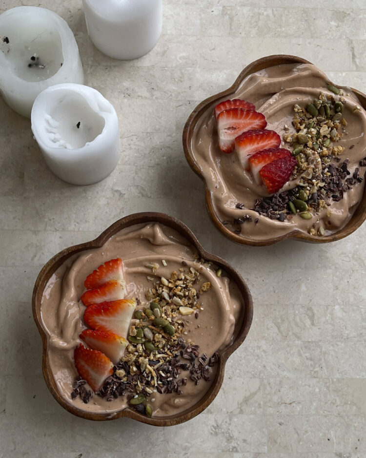 Nutella Smoothie Bowl - Emily Grace Food